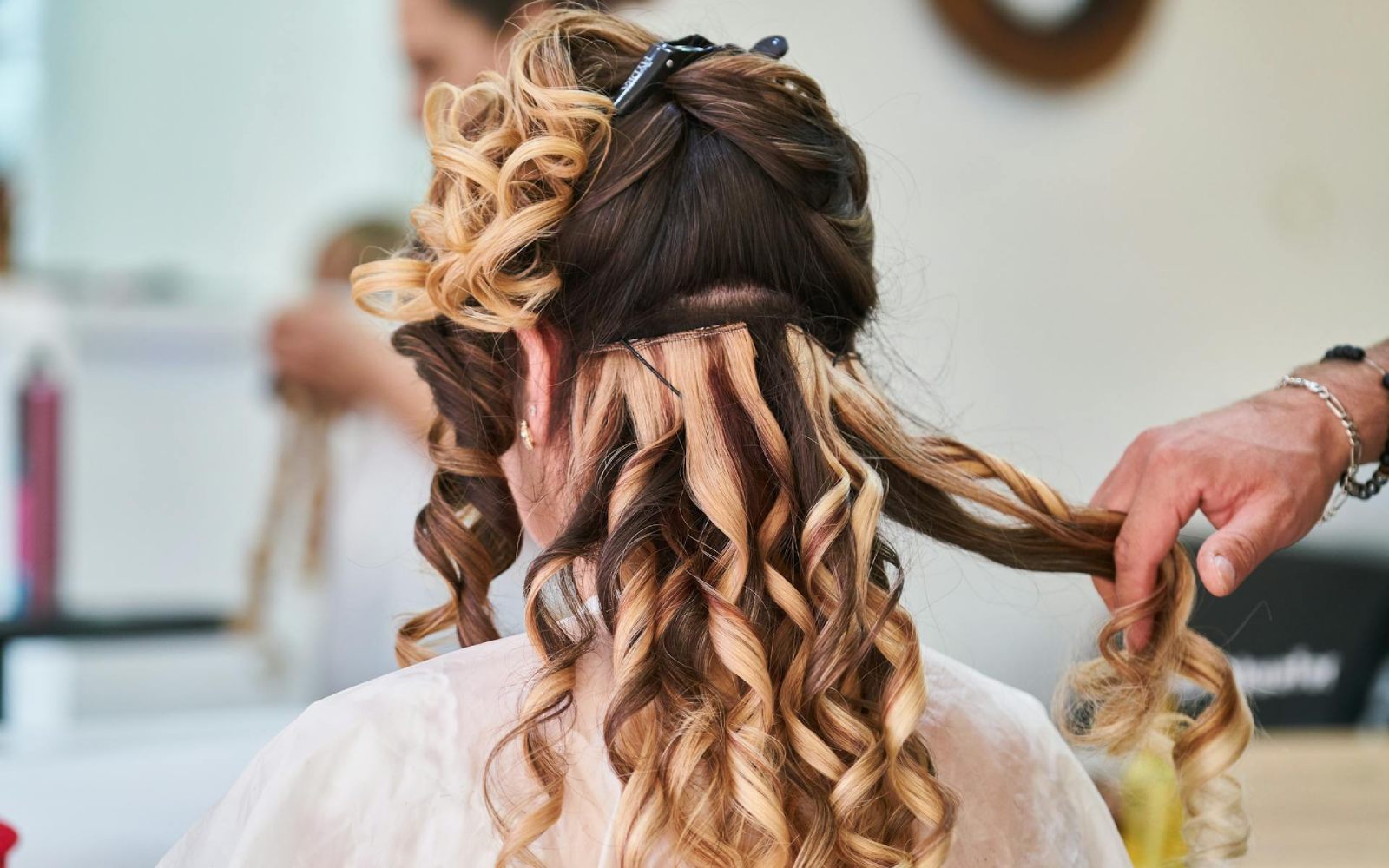 Mermaid Curls: Expert Guide to Perfect Beach Waves at Home